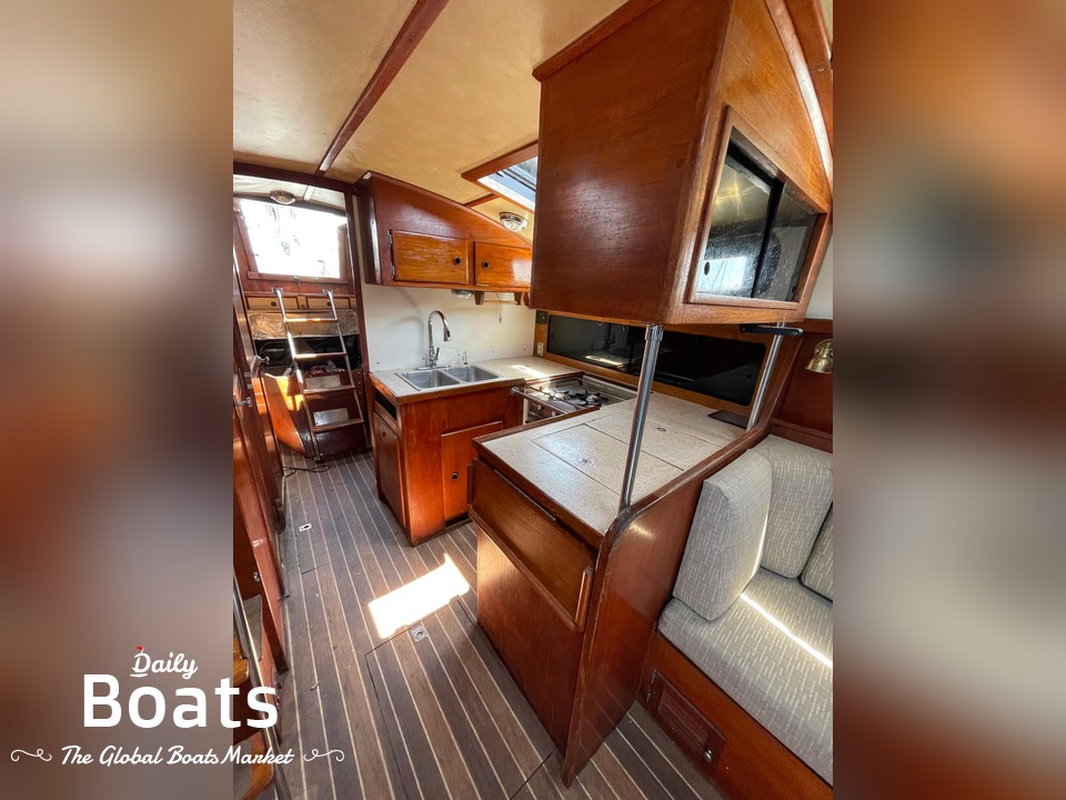 1981 Pearson 424 for sale. View price, photos and Buy 1981 Pearson 424 ...