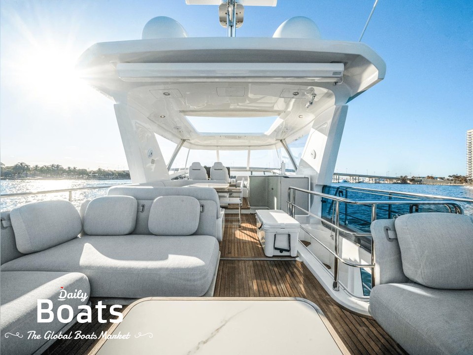 2021 Azimut 60 Flybridge for sale. View price, photos and Buy 2021 ...