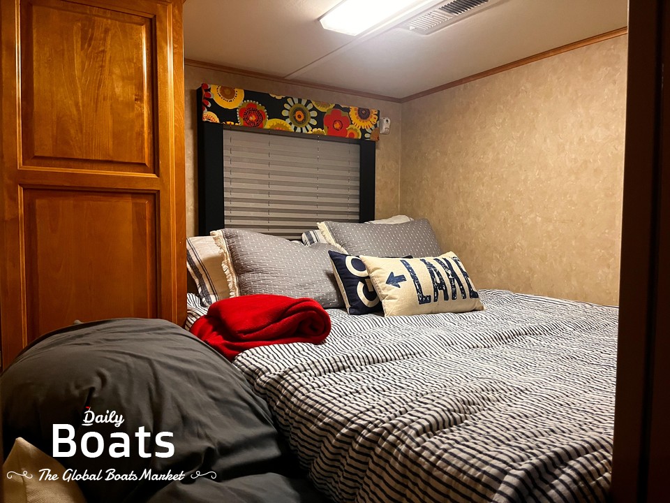 2007 Destination Yachts 55 House Boat for sale. View price, photos and ...