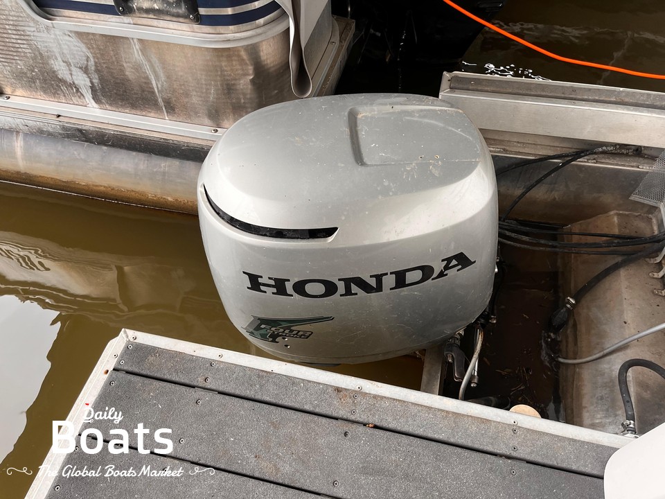 2007 Destination Yachts 55 House Boat for sale. View price, photos and ...