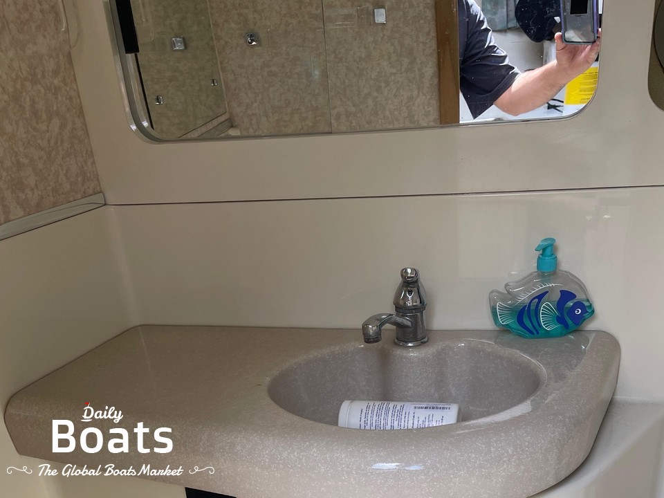 1994 Bayliner 3688 Mid Cabin Motoryacht for sale. View price, photos ...