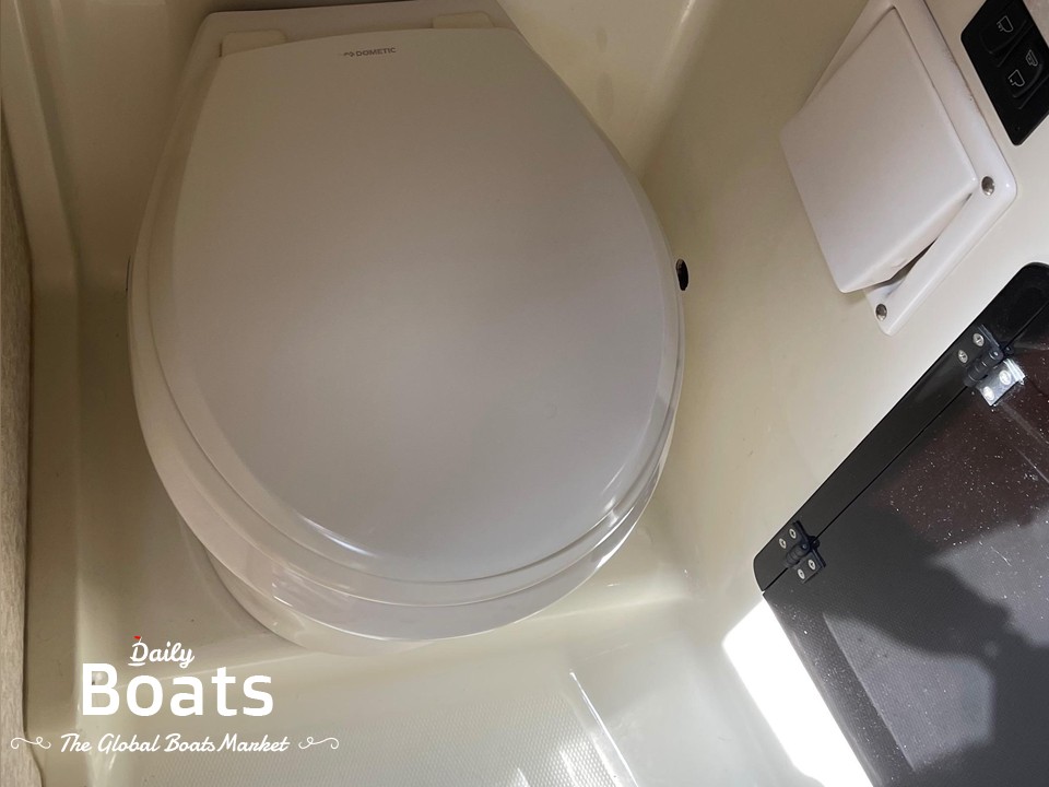 1994 Bayliner 3688 Mid Cabin Motoryacht for sale. View price, photos ...