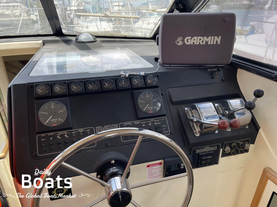 1994 Bayliner 3688 Mid Cabin Motoryacht for sale. View price, photos ...