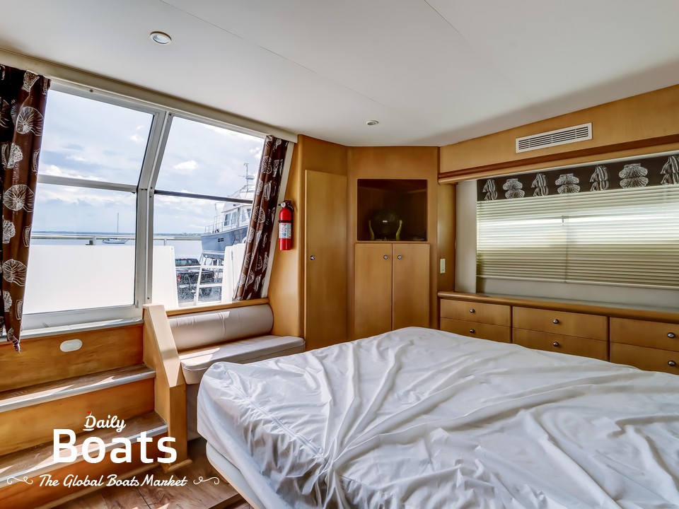 1996 Carver 50 Cockpit Motor Yacht for sale. View price, photos and Buy ...