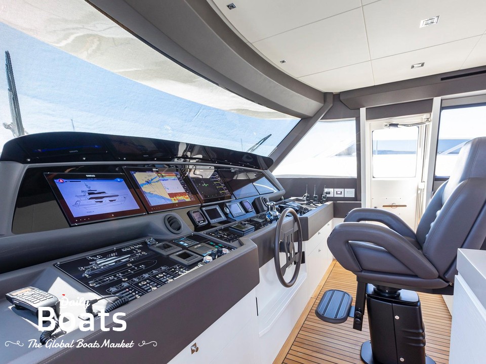 2016 Custom Line Navetta 28 for sale. View price, photos and Buy 2016 ...