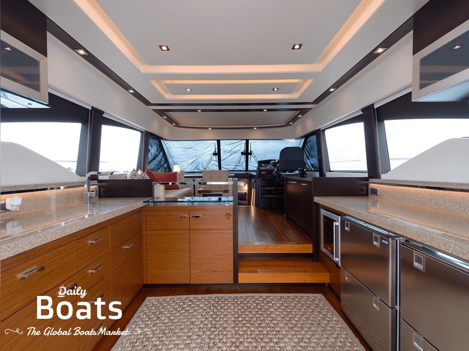 2015 Tiara Yachts 5000 Flybridge for sale. View price, photos and Buy ...