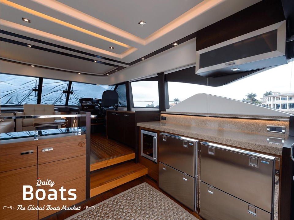 2015 Tiara Yachts 5000 Flybridge for sale. View price, photos and Buy ...