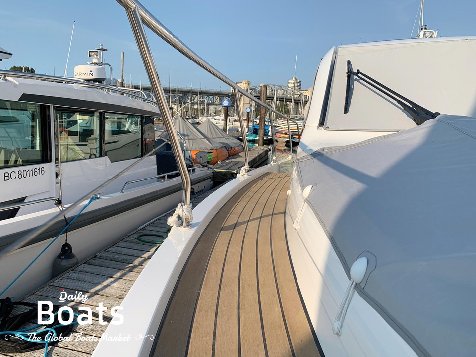 2022 Sealine C335 for sale. View price, photos and Buy 2022 Sealine ...
