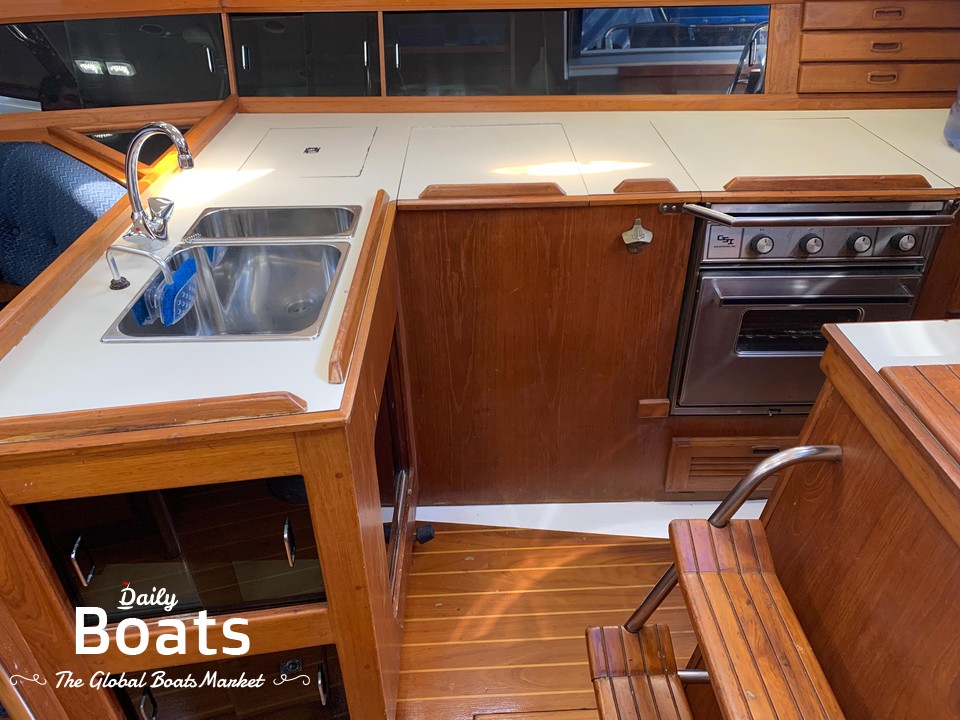 1987 Hunter 45 Legend for sale. View price, photos and Buy 1987 Hunter ...