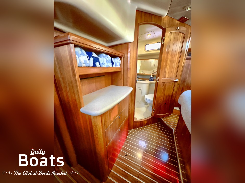 2006 Hunter 45 Center Cockpit for sale. View price, photos and Buy 2006 ...