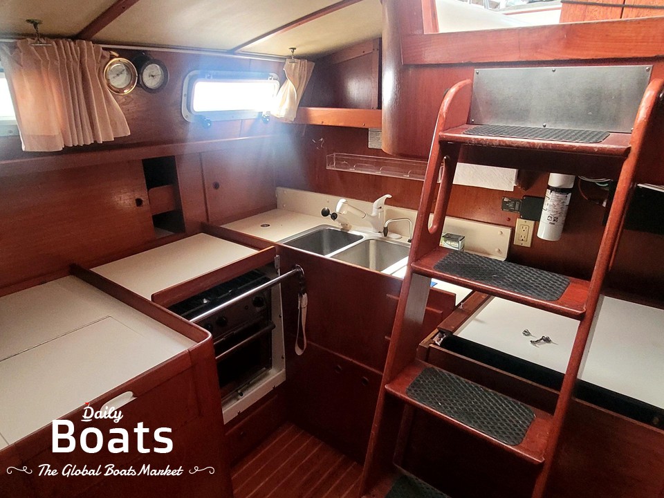 1984 Pearson 422 Center Cockpit Ketch for sale. View price, photos and ...