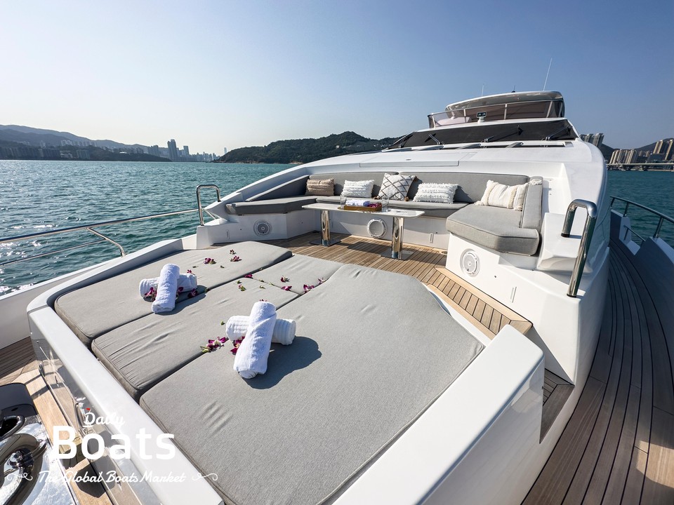 2014 Azimut 100 Grande for sale. View price, photos and Buy 2014 Azimut ...