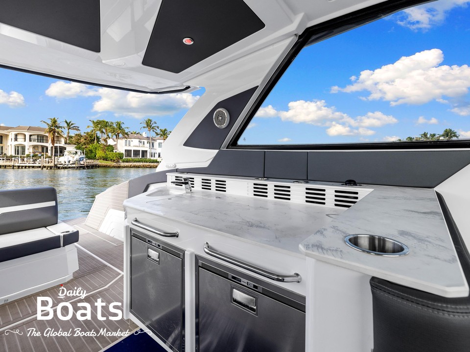 2021 Cruisers Yachts 42 Gls Outboard for sale. View price, photos and ...