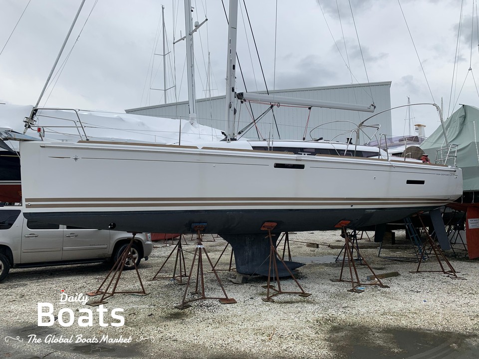 2013 Jeanneau 379 for sale. View price, photos and Buy 2013 Jeanneau ...