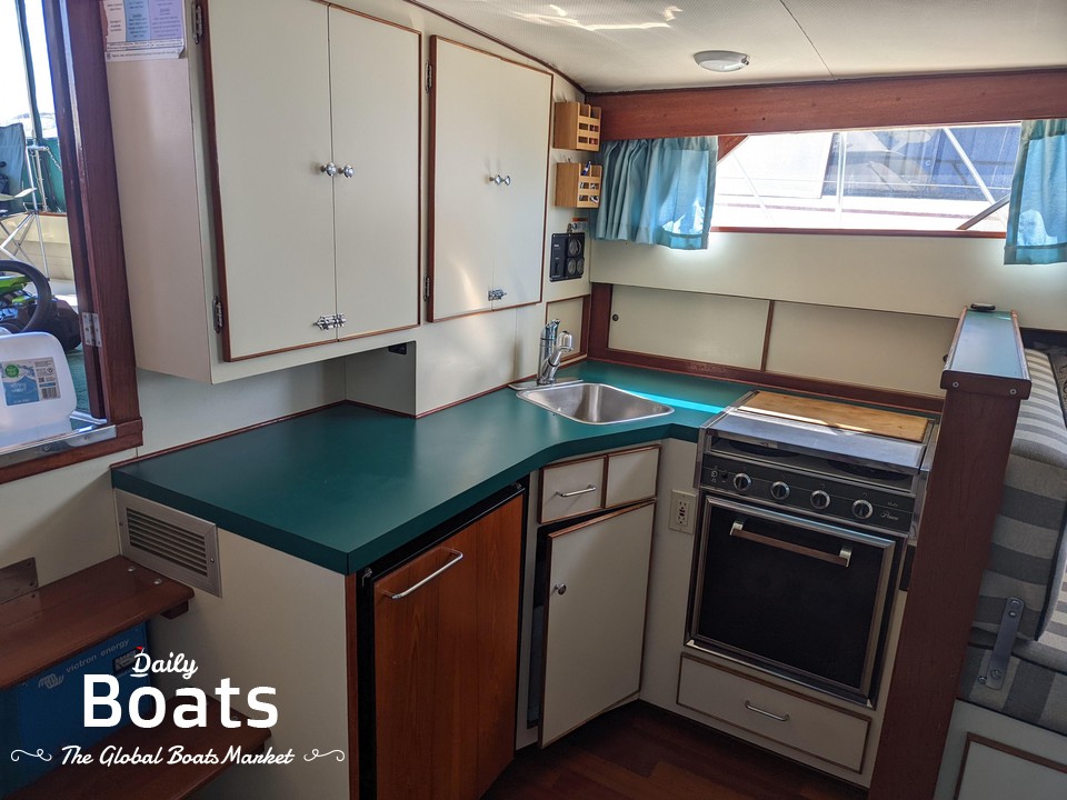 1969 Chris-Craft 38 Commander Flybridge for sale. View price, photos ...