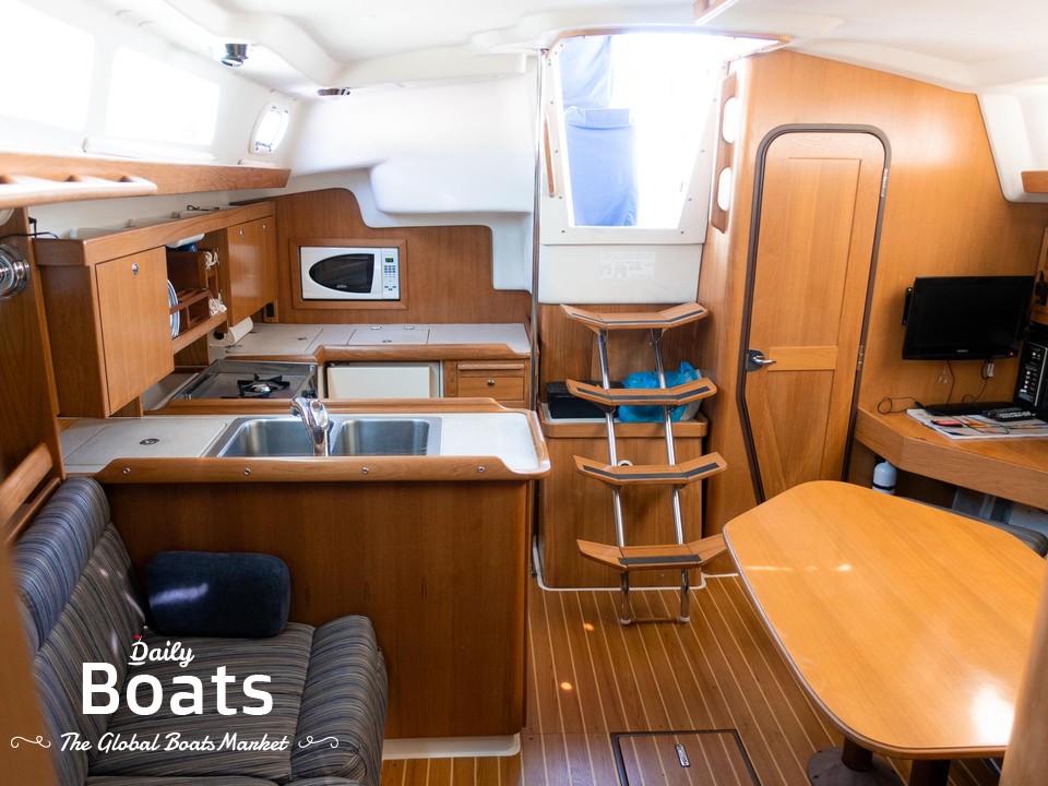 2004 Catalina 350 Mkii for sale. View price, photos and Buy 2004 ...