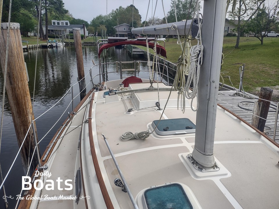 1987 Island Packet 31 for sale. View price, photos and Buy 1987 Island ...