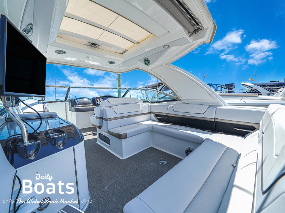 2020 Formula 350 Crossover Bowrider for sale. View price, photos and ...