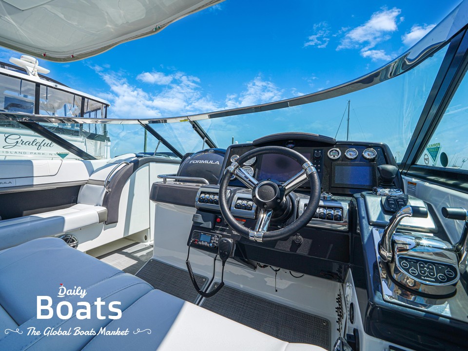 2020 Formula 350 Crossover Bowrider for sale. View price, photos and ...