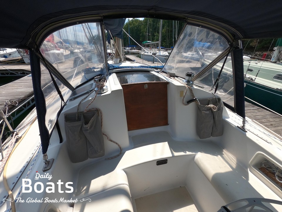 1987 Pearson 33-2 for sale. View price, photos and Buy 1987 Pearson 33 ...