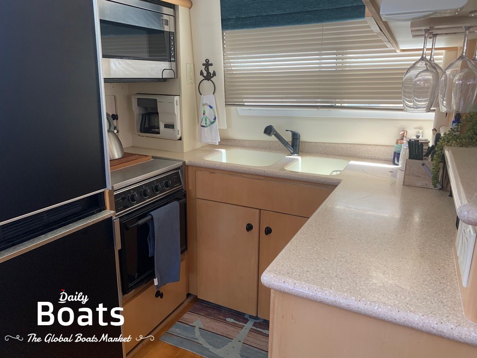 1998 Carver 455 Motor Yacht for sale. View price, photos and Buy 1998 ...