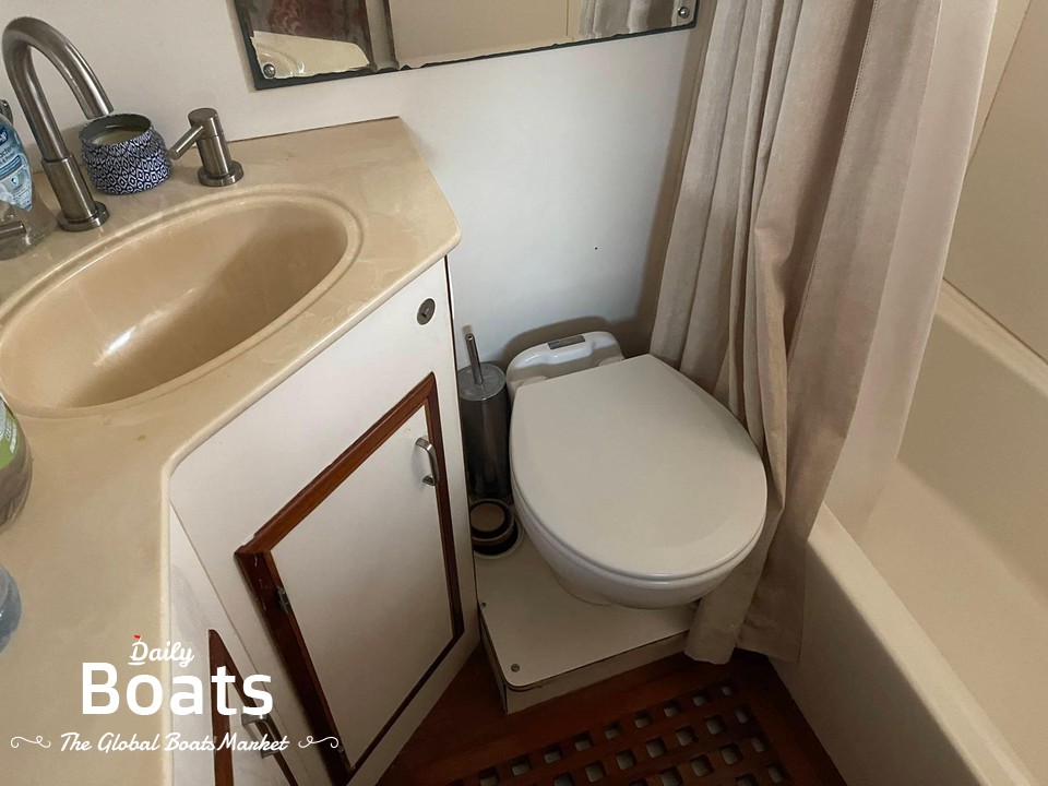 1992 Jefferson 42 Viscount Sundeck for sale. View price, photos and Buy ...