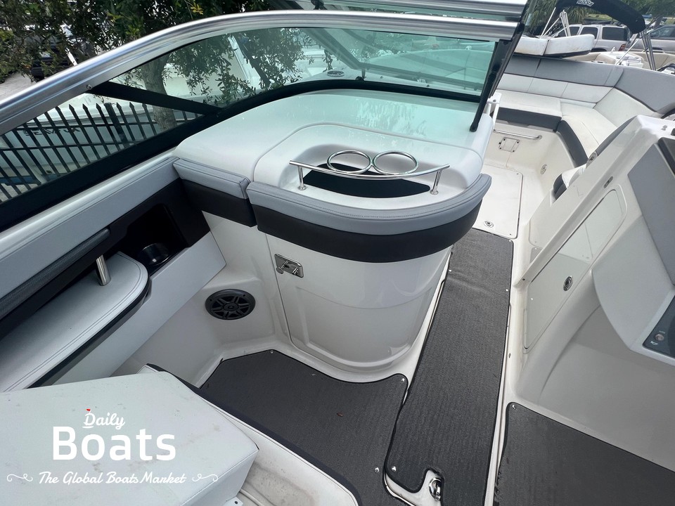 2016 Sea Ray 240 Sundeck for sale. View price, photos and Buy 2016 Sea ...