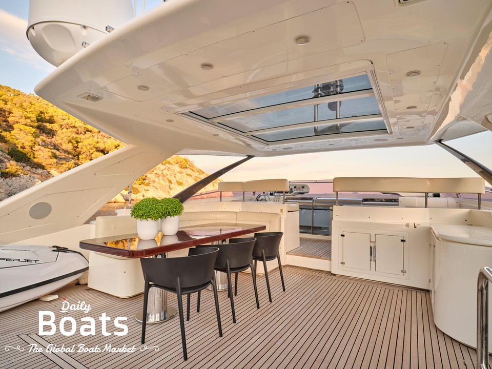 2007 Custom Line 97 for sale. View price, photos and Buy 2007 Custom ...