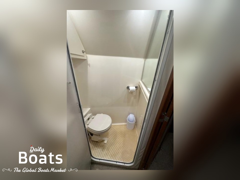 1999 Carver 456 Aft Cabin Motor Yacht for sale. View price, photos and ...