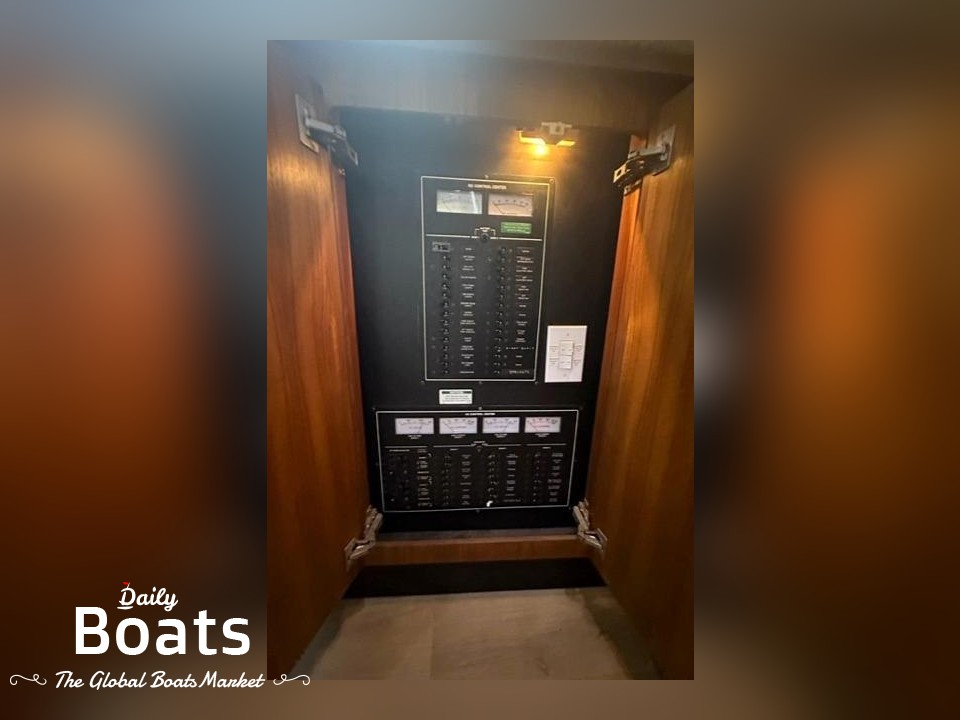 1999 Carver 456 Aft Cabin Motor Yacht for sale. View price, photos and ...