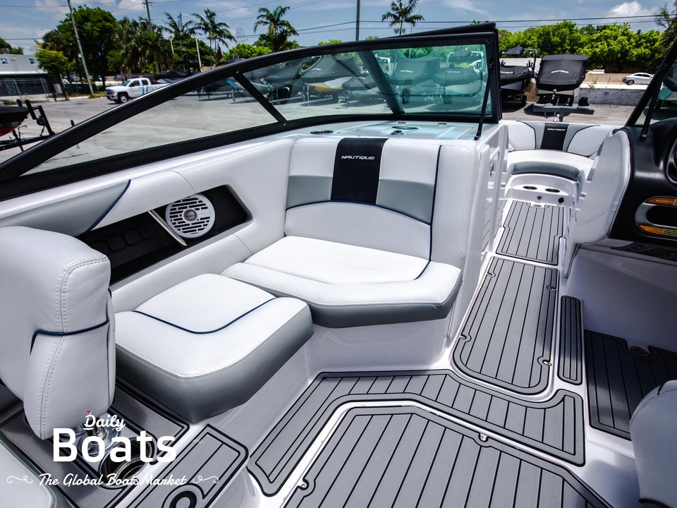 2011 Correct Craft Super Air Nautique 230 for sale. View price, photos ...