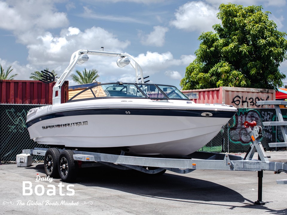 2011 Correct Craft Super Air Nautique 230 for sale. View price, photos ...