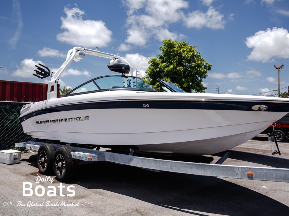 2011 Correct Craft Super Air Nautique 230 for sale. View price, photos ...