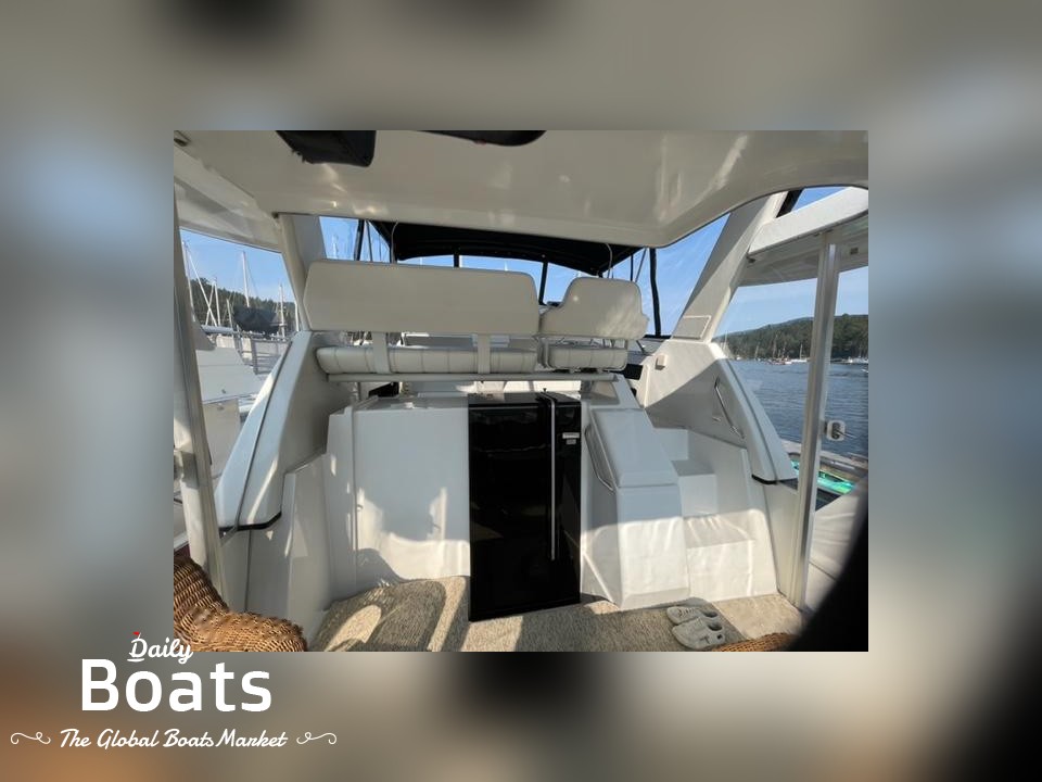 1999 Carver 404 Cockpit Motor Yacht for sale. View price, photos and ...