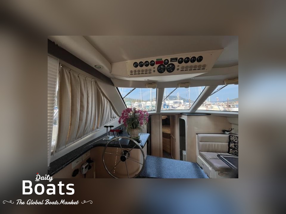 1999 Carver 404 Cockpit Motor Yacht for sale. View price, photos and ...