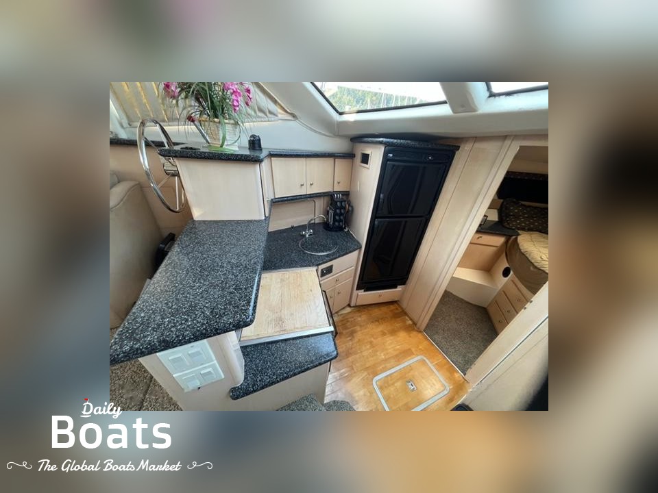 1999 Carver 404 Cockpit Motor Yacht for sale. View price, photos and ...