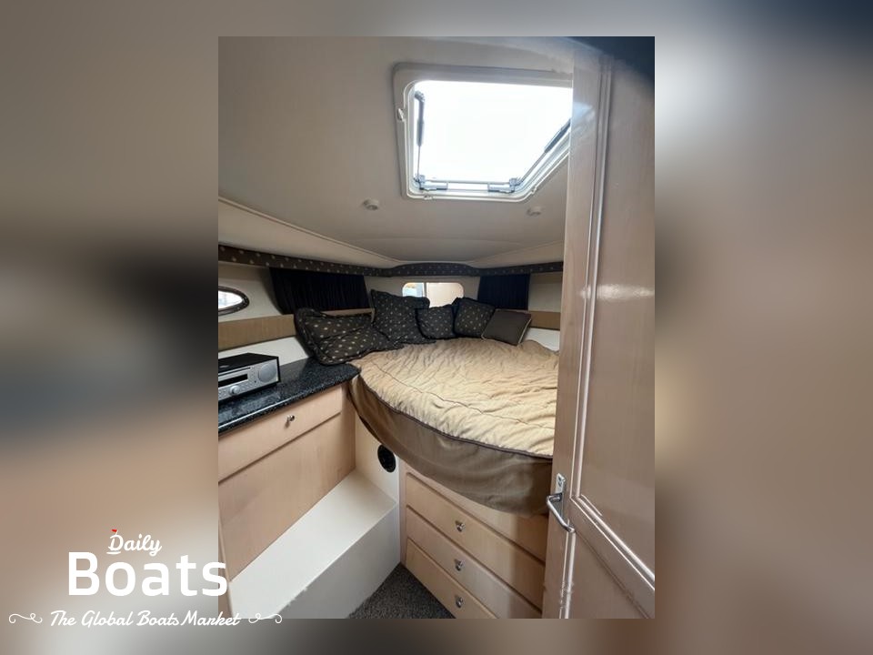 1999 Carver 404 Cockpit Motor Yacht for sale. View price, photos and ...