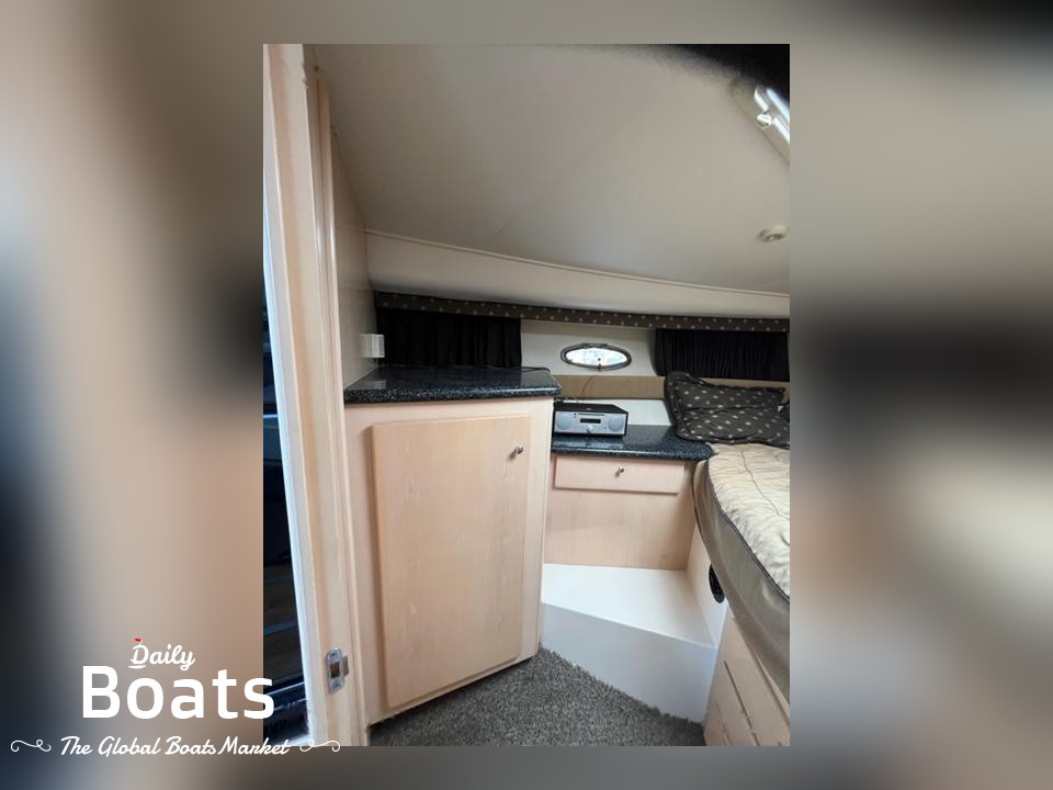 1999 Carver 404 Cockpit Motor Yacht for sale. View price, photos and ...