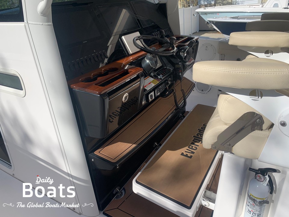2019 Everglades 435Cc for sale. View price, photos and Buy 2019 ...