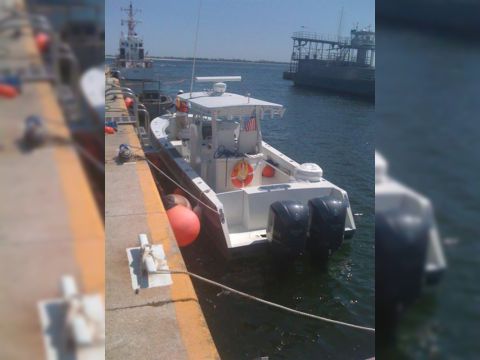 2008 Rock Salt Aluminum Alloy Center Console Patrol/Fishing/Work Boat ...