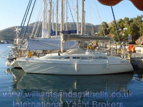1992 Hunter Channel 32 for sale. View price, photos and Buy 1992 Hunter ...