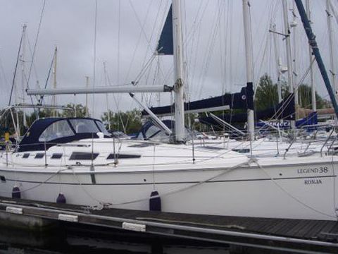 2006 Hunter Legend 38 for sale. View price, photos and Buy 2006 Hunter ...
