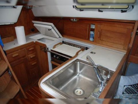 1990 J Boats J37C for sale. View price, photos and Buy 1990 J Boats ...