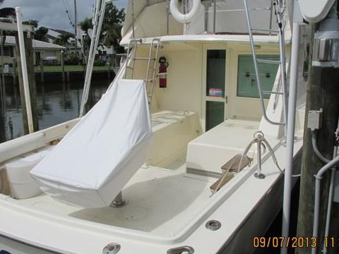 1983 Hatteras 32 Flybridge for sale. View price, photos and Buy 1983 ...