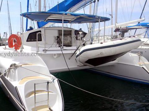 2002 Fountaine Pajot Athena 38 for sale. View price, photos and Buy ...
