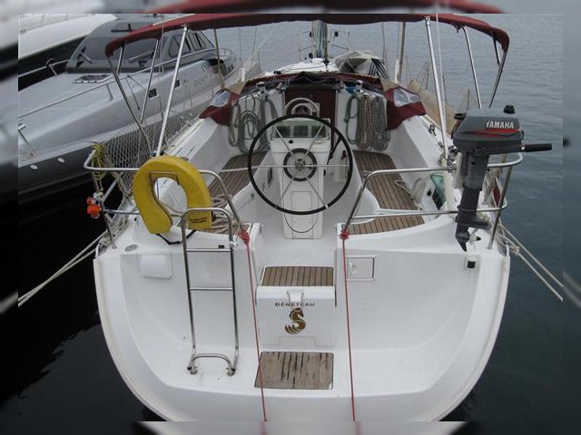 2001 Beneteau Oceanis 331 for sale. View price, photos and Buy 2001 ...