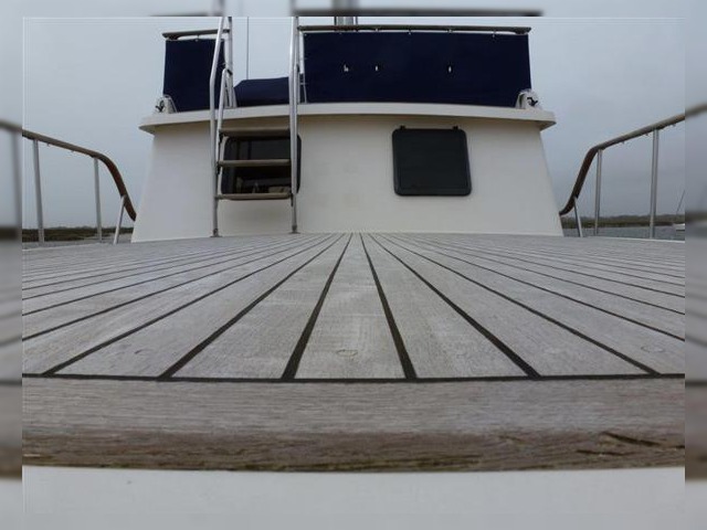 1989 Neptune 42 Sundeck Trawler Motor Yacht for sale. View price ...