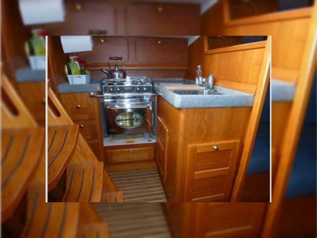 1998 Westerly Ocean 33 for sale. View price, photos and Buy 1998 ...