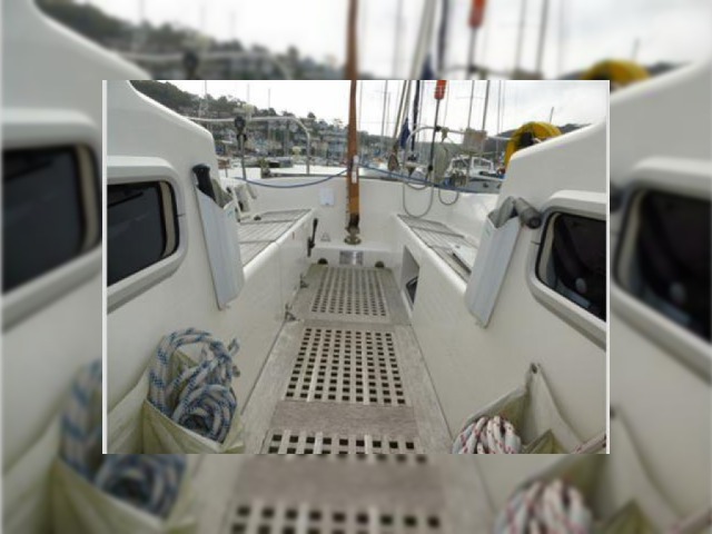 1998 Westerly Ocean 33 for sale. View price, photos and Buy 1998 ...