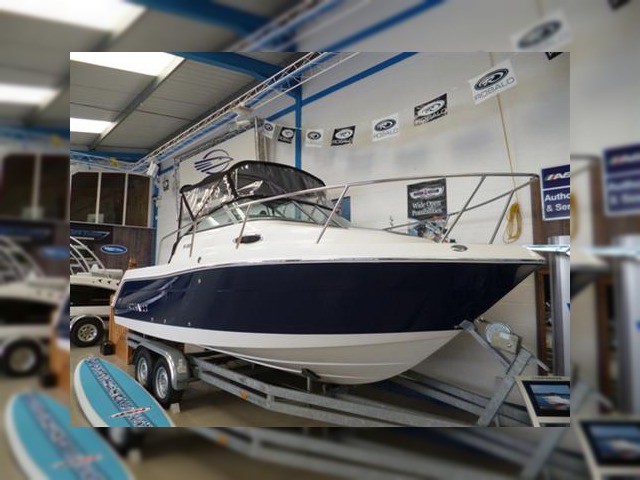2013 Robalo R225 for sale. View price, photos and Buy 2013 Robalo R225 ...